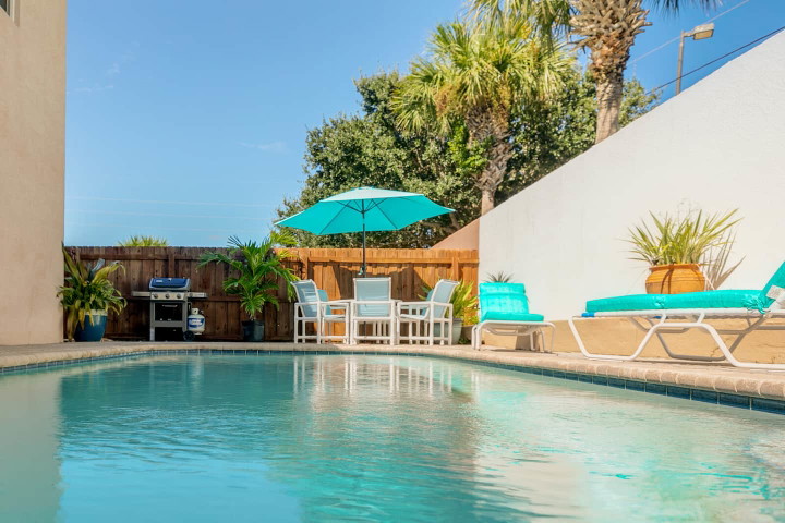 Stunning Beach Home, Heated Pool Easy Beach Access - Cocoa Beach, FL