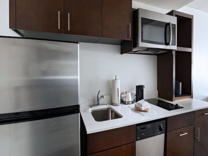 Serene Studio W/ Kitchen | Hawkins Arena - 0.4 Mi - Macon, GA
