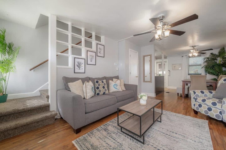 Nice Swann, Peaceful 2br W/garden Patio Off Swann - Tampa, FL