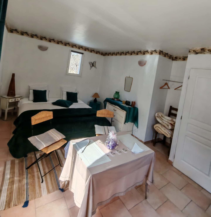 Etage Privatif Au Calme-2 Chambres&salle De Bains - Sault