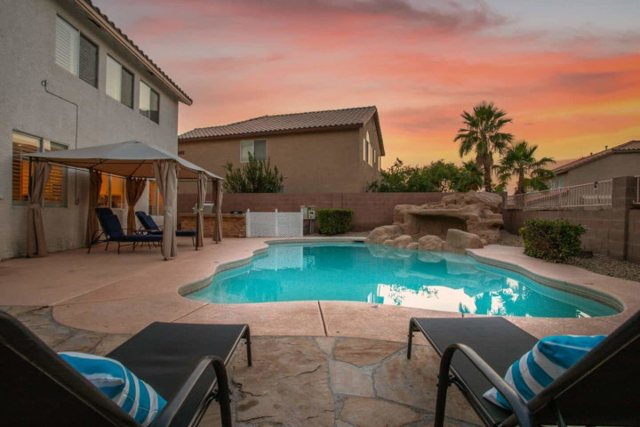 5 Bd Luxury Vegas Stay W/game Room And Pool! - Las Vegas, NV