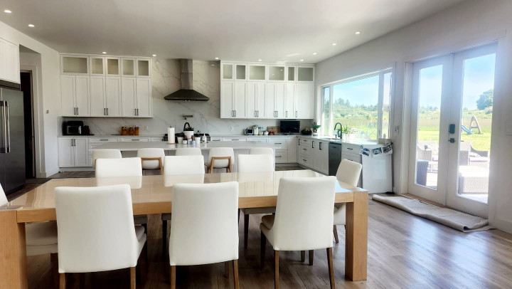 Modern Farm Oasis - North Saanich