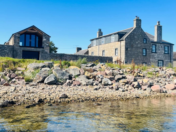 Moray View Accommodation - Beachfront Apartment. - Elgin