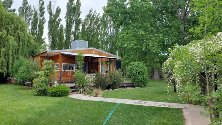 Casa Luminosa Con Parque - General Roca
