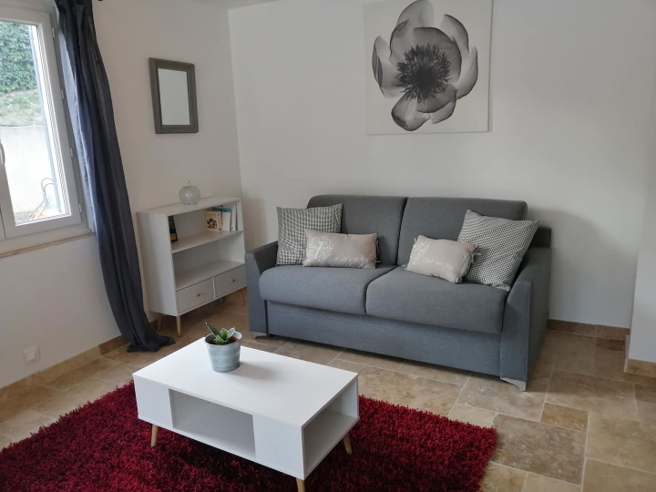 Joli Studio Calme Et Moderne - Pertuis