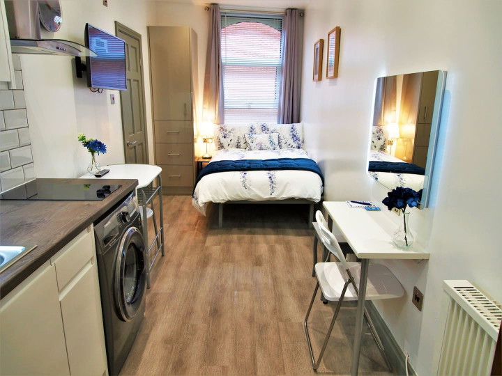 Beautiful Studio Apartment! Close 2 Uni's + More ! - Manchester