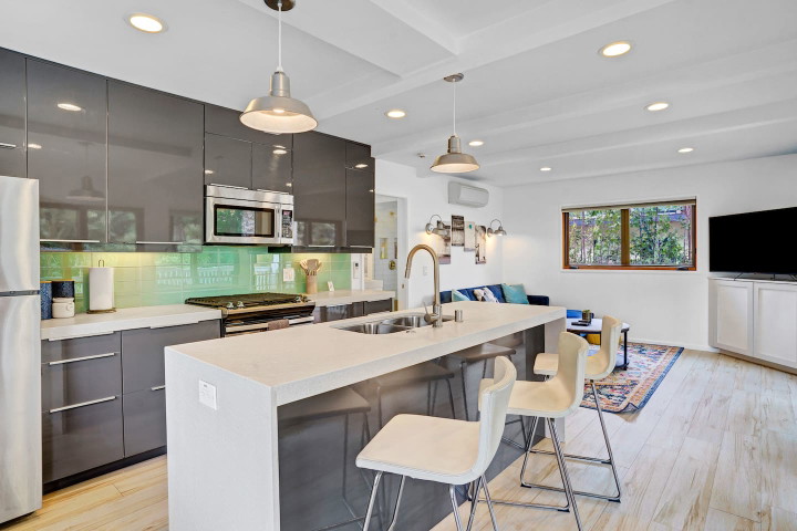King Bed + Covered Patio · Near Petco/gaslamp - San Diego, CA