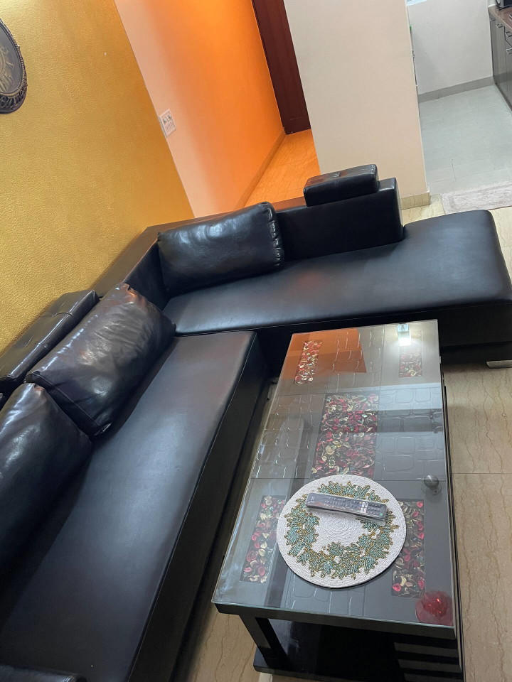 Luxury 2bhk | Near Metro | Family & Business Stay - Noida
