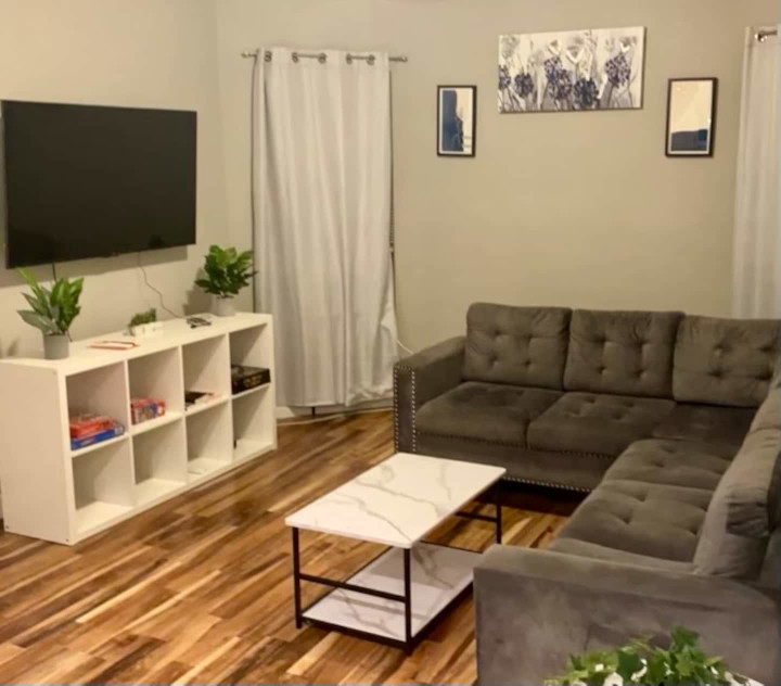 2+br Mt Vernon | Sleeps 8 | Office - Yonkers, NY
