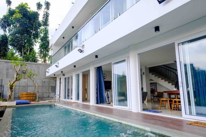 Luxury Villa With Golf View In Bandung 5 Br - Bandung