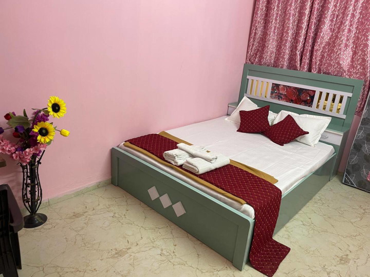 𝕄𝕒𝕙𝕚 𝕙𝕠𝕞𝕖 𝕤𝕥𝕒𝕪 - Solapur