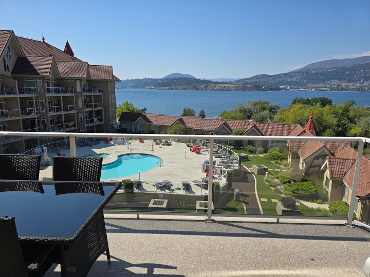 Lofted Gem Lake And Pool Views - Kelowna