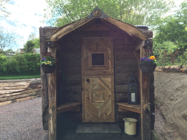 The Login: A Private & Quirky Cabin - Glastonbury