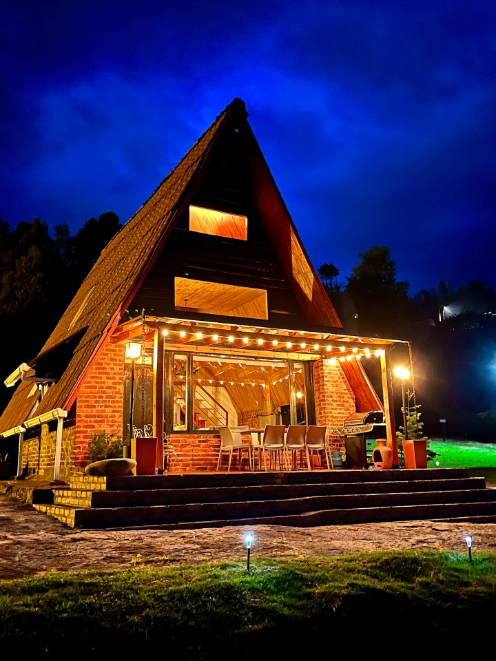 Charming Cabin Overlooking Lake Sochagota - Paipa