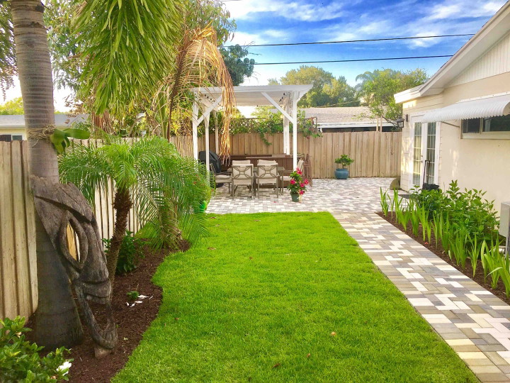 Palm Beach Studio Retreat - Outdoor Patio Grill - Palm Beach Gardens, FL