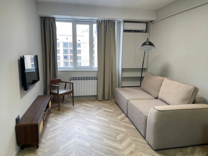 Modern Spacious And Cozy Apt In Bishkek - Kyrgyzstan
