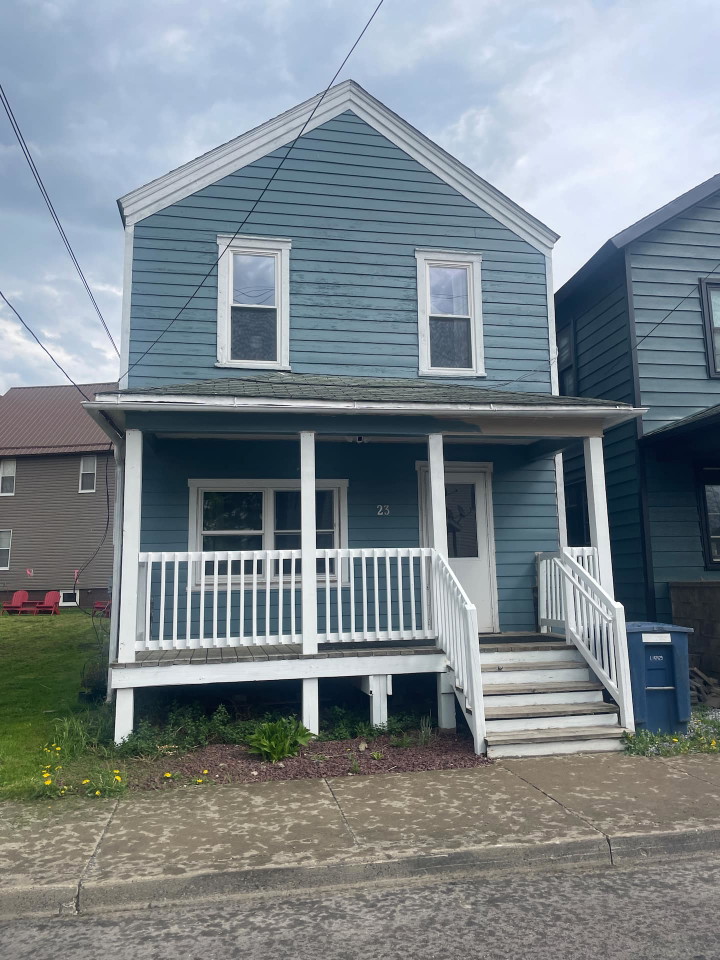 Downtown 1st Floor Studio Apartment - Treasure Lake, PA
