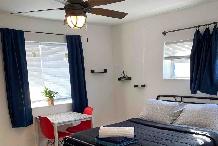 Adorable 1 Bed Apartment Attached To House - Riviera Beach, FL
