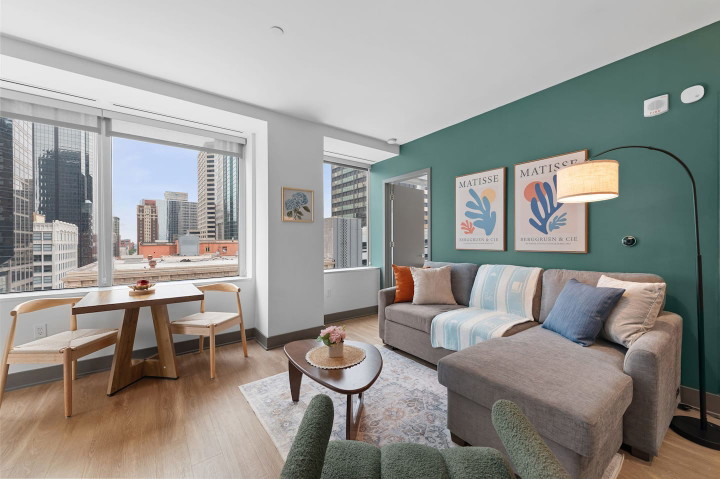 Central Flat: Pool | Gym | Free Parking | Downtown - Kansas City, MO