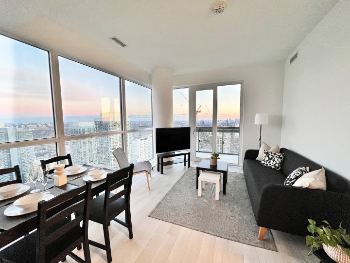 Appartement Dans Le Centre-ville De Toronto, 2 Chambres + 2 Salles De Bain - Accès Au Métro - Toronto, ON