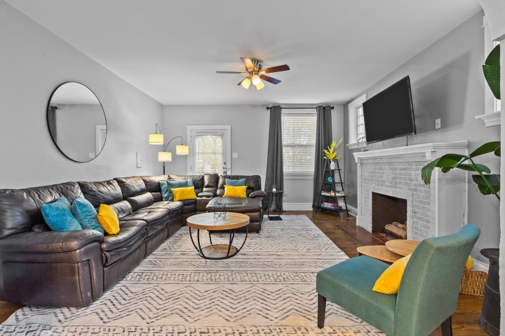 Spacious 3br Near Botanical Garden | Quiet Corner House | Southwest Garden - St. Louis, MO