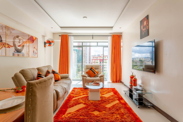 Pool & Gym Retreat | King Bed, Netflix |City Views - Kenya
