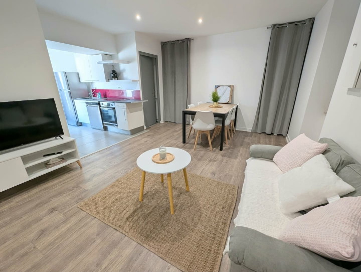 Maison Cosy Et Rénovée Avec Terrasse, Au Calme - Château-Gontier-sur-Mayenne
