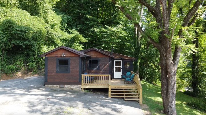Rafter Rapids] Hot Tub Air Hockey - Tellico Plains, TN