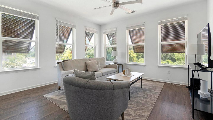 Landing | Stunning 2bd, Pool, Yoga Studio - 잭슨빌