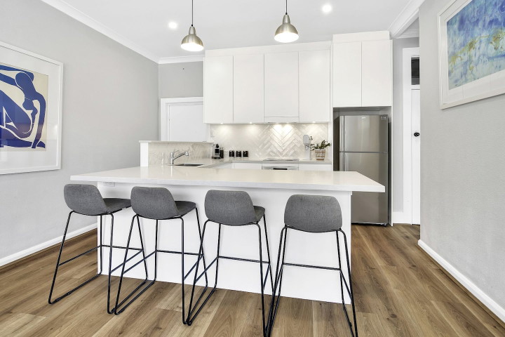 Stylish, Sunny & Spacious 2 Bed Apartment, Mosman - North Sydney