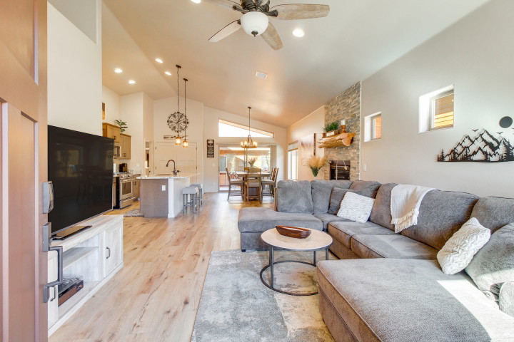 Walk To Rainbow Lake: High Country Retreat W/ Deck - Pinetop-Lakeside, AZ