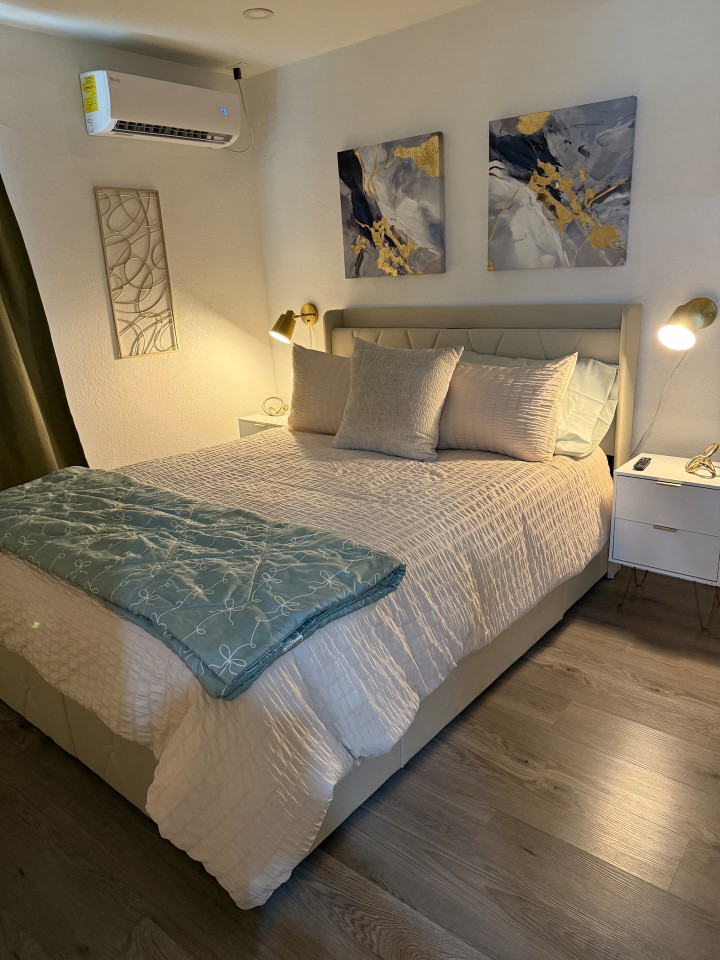 # 2 Comfortable And Very Clean One Bedroom Apt - Glendale, AZ