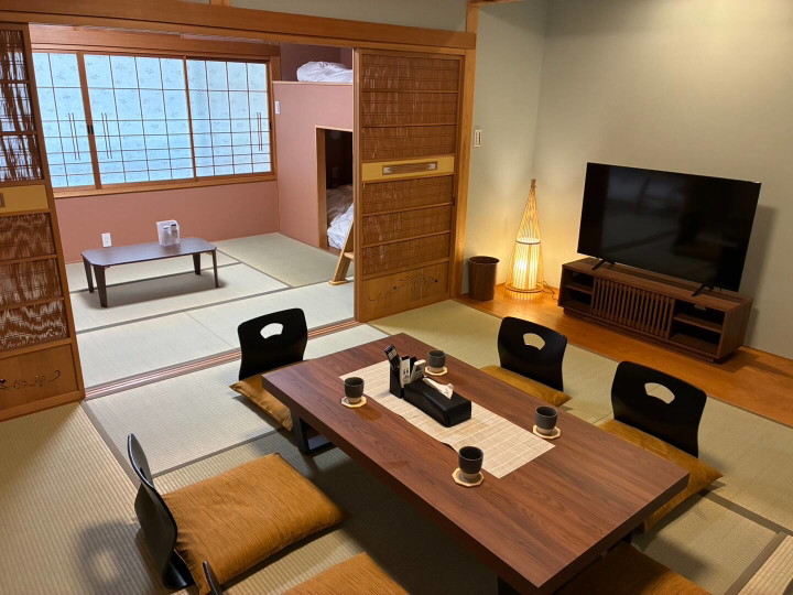 繁華街から徒歩30秒！貸切サウナ付き一棟貸しの城下町の宿_雁木庵 - Joetsu