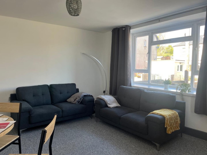 Ground-floor 2-bed Flat | Private Off-road Parking - Usk