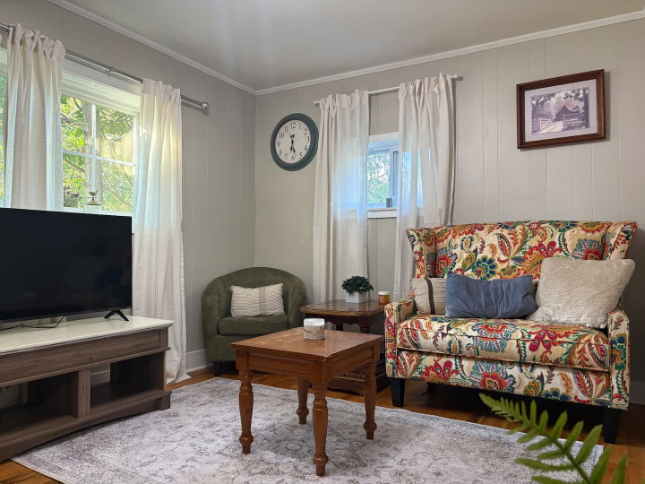 Bristol Cottage By Speedway, Stateline, & Hardrock - Bristol, TN