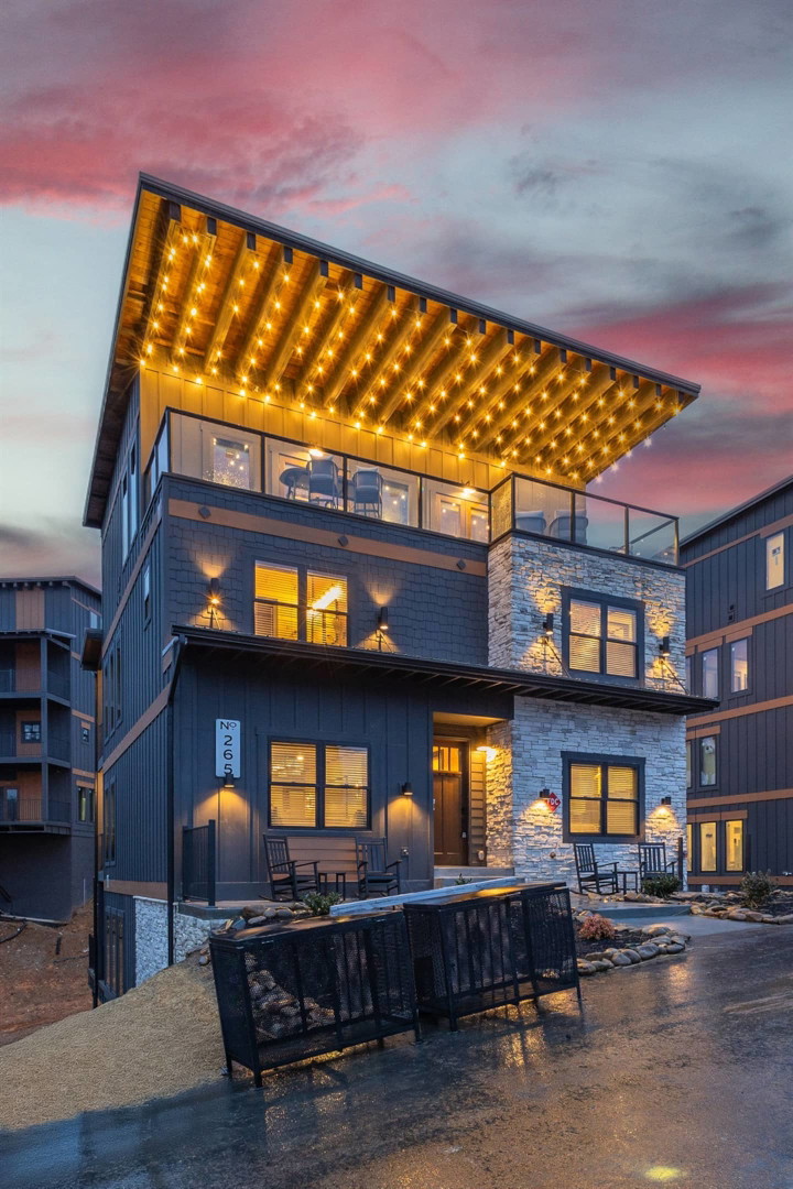 Pigeon Forge Cabin | 5br, Indoor Pool, Sleeps 22 - Douglas Lake, TN
