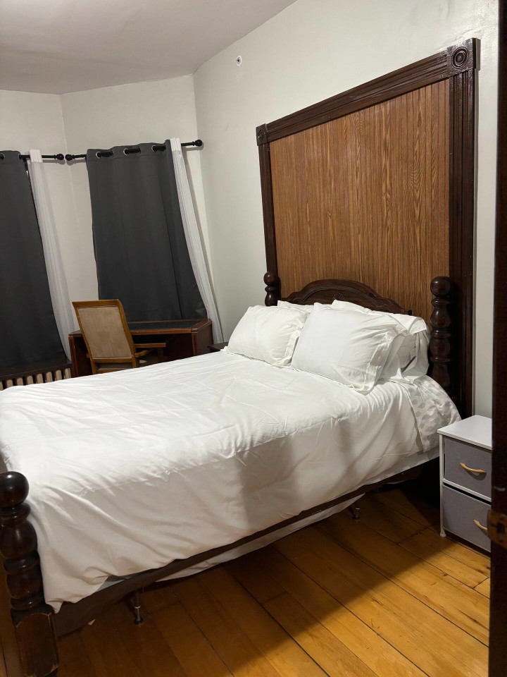 Nice, Quiet Downtown/parking/rail Station Apt 1 - Framingham, MA