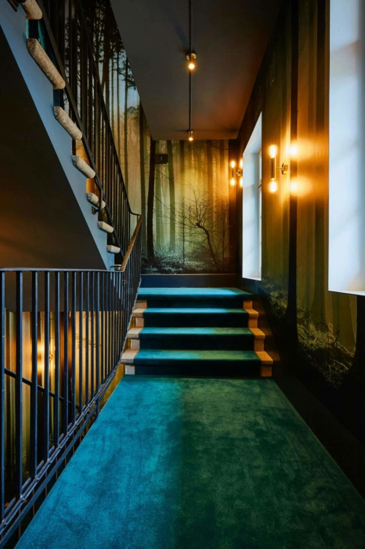 Go All Out With The Private Dining Option - Thun