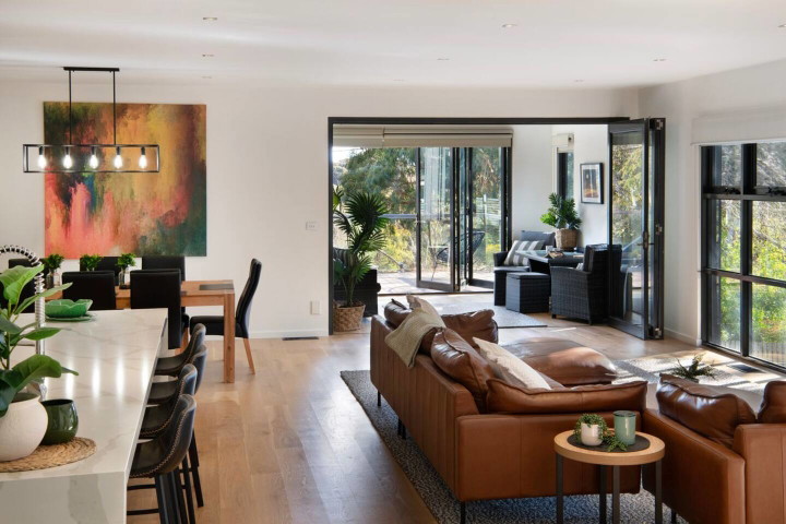 Scotchmere- Contemporary Masterpiece - Hepburn Springs