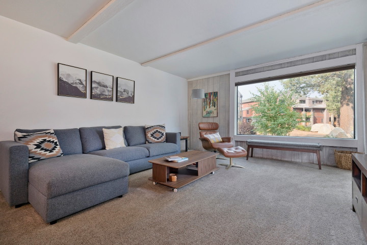 Bright Clean 1 Bedroom Corner Unit, Steps To Eagle - Mammoth Lakes, CA