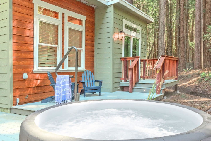 Couples Getaway | Hot Tub Under Redwoods - Mendocino, CA