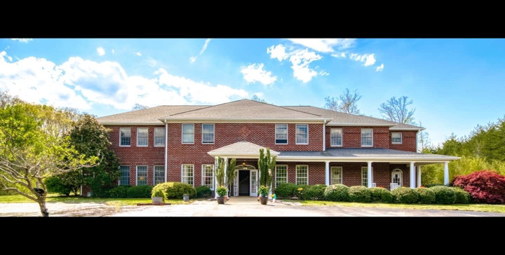 Chirping Birds Villa, 10bedrm 10baths, 4 Mi To Vt - Blacksburg, VA