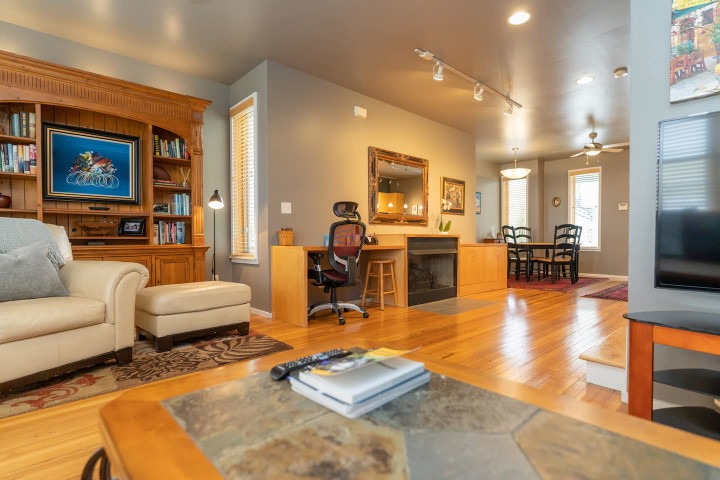 Southside's Sunset Haven. 3 Bedrooms, 3.5 Baths - Signal Mountain, TN