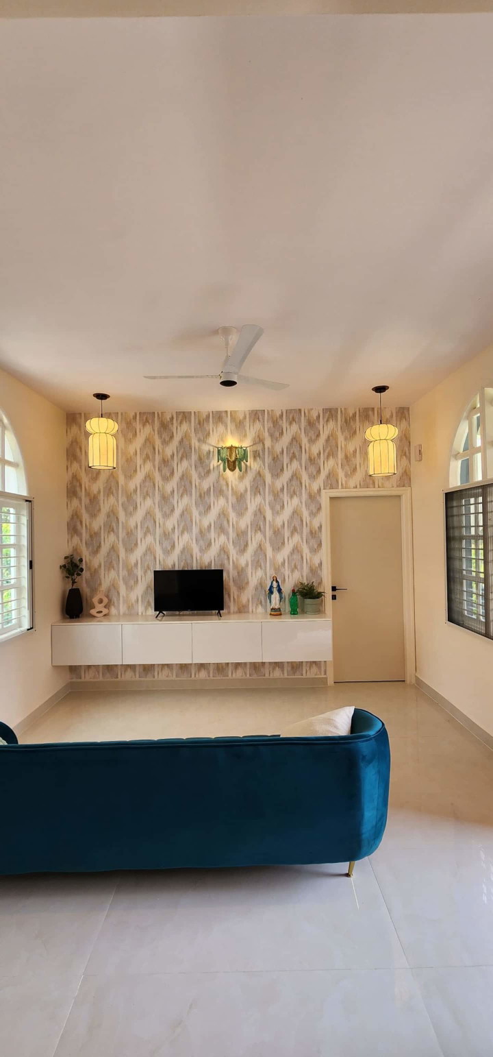Mid Century Modern Art Deco 2bhk Home - India