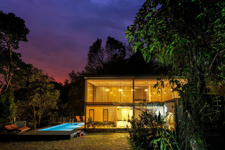 3 Br Glass House - Munnar