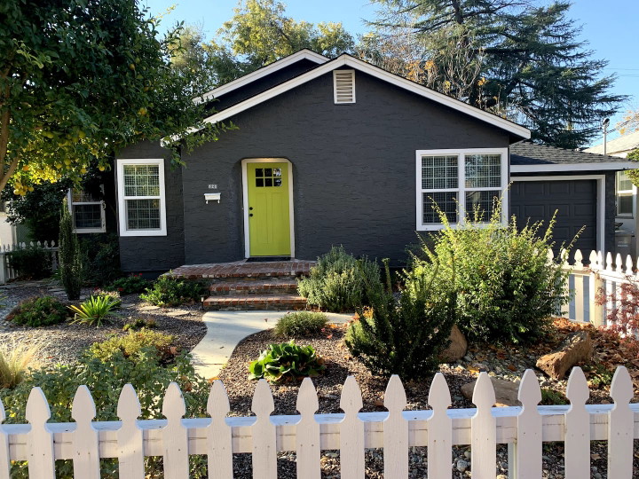 Fantastic, 2 Bedroom  Cottage In The Garden Tract - Redding, CA