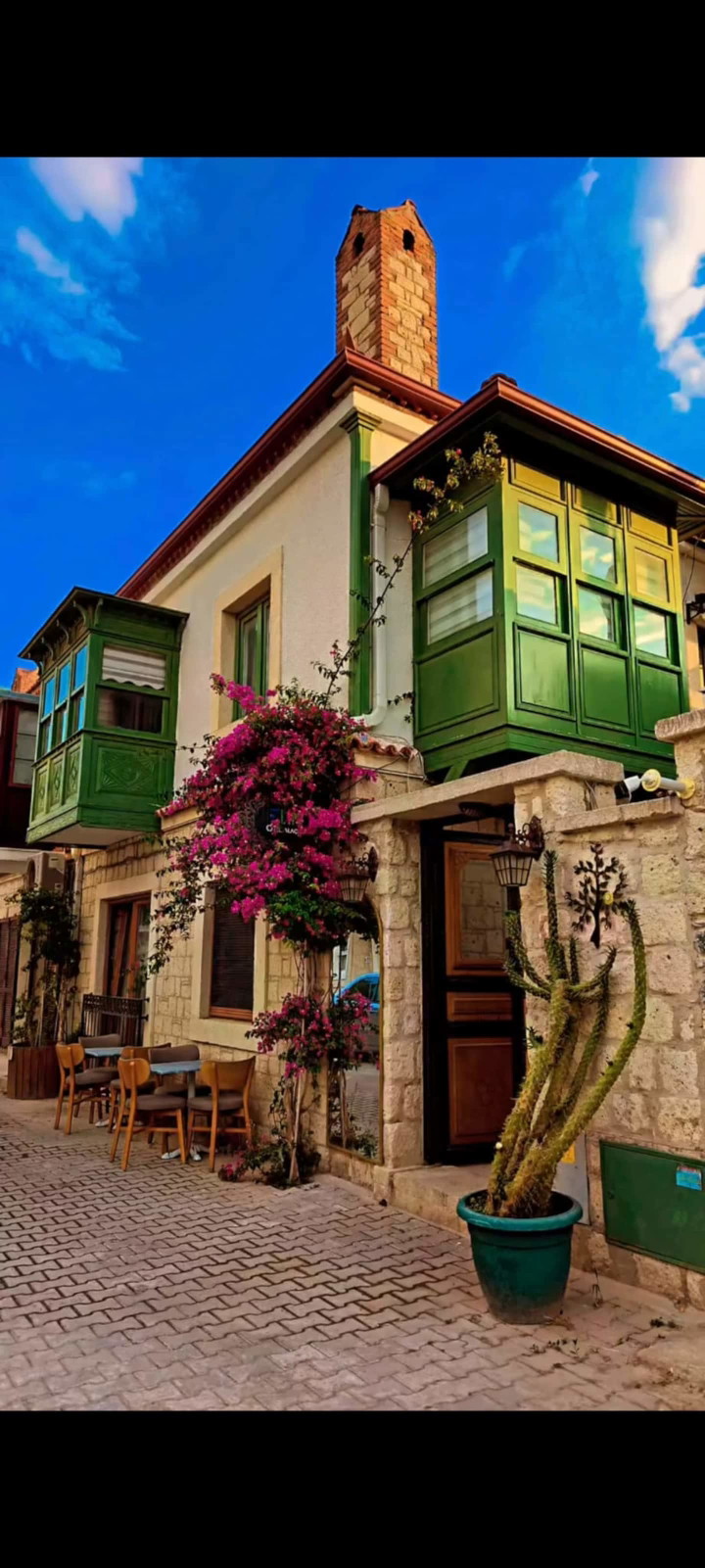 Alaçatı Merkezde 7 Odalı Havuzlu Villa - Çeşme