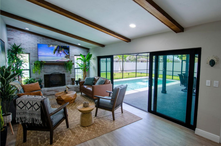 Perfect Location! Heated Pool! Its A Vibe! - Cape Coral