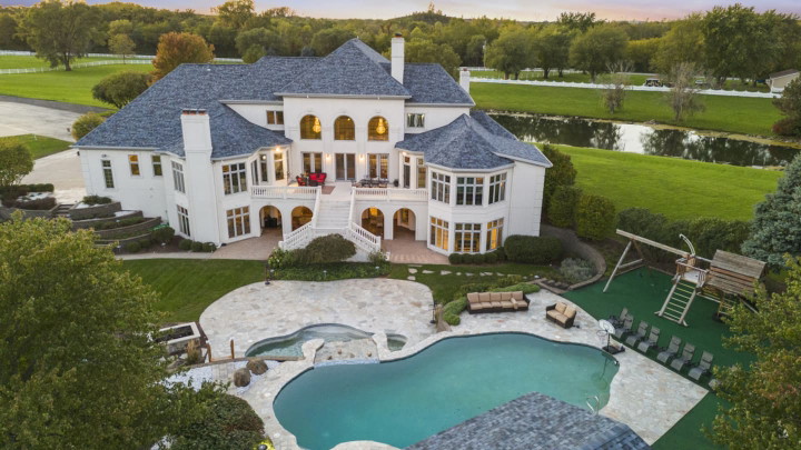 12,000 Sf Mansion W/pool & Lakeview - Morris, IL