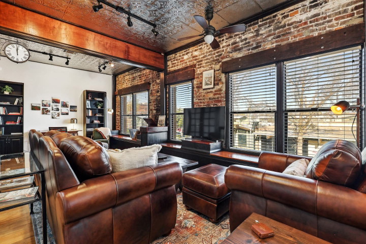 Modern Downtown Loft - Redding, CA